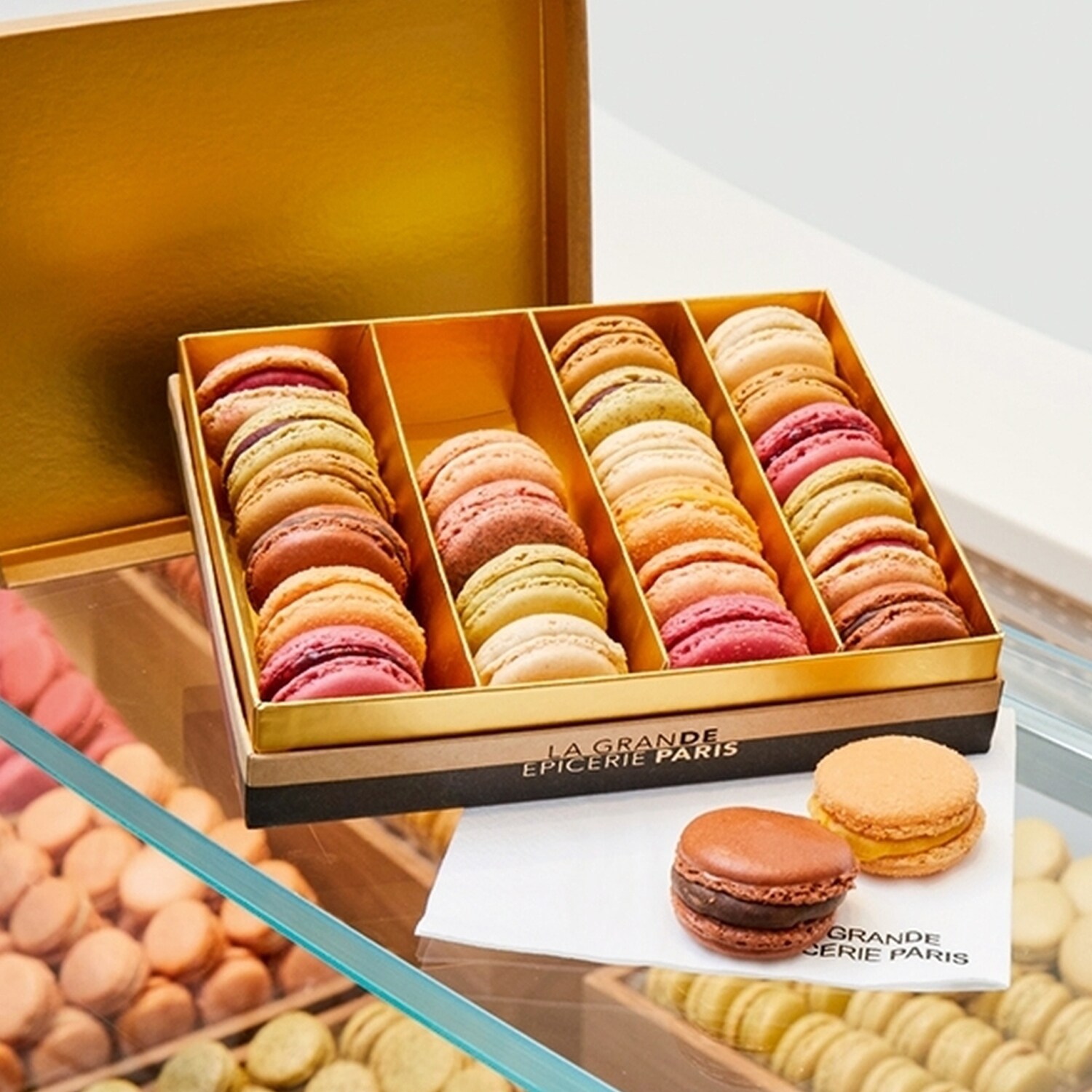 Coffret de 24 macarons assortis